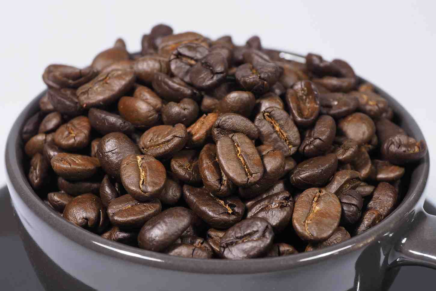 How To Check Quality Of Coffee Beans? 7 Tips & Tricks - CoffeeNip